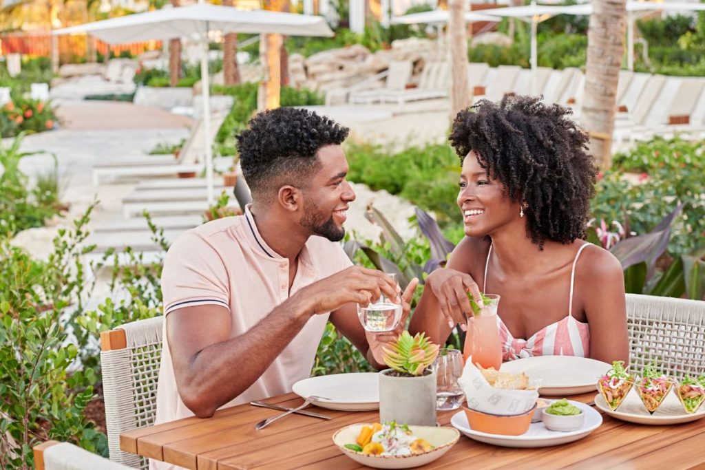 Nassau Bahamas Dining - 25 North | Baha Bay Waterpark at Baha Mar